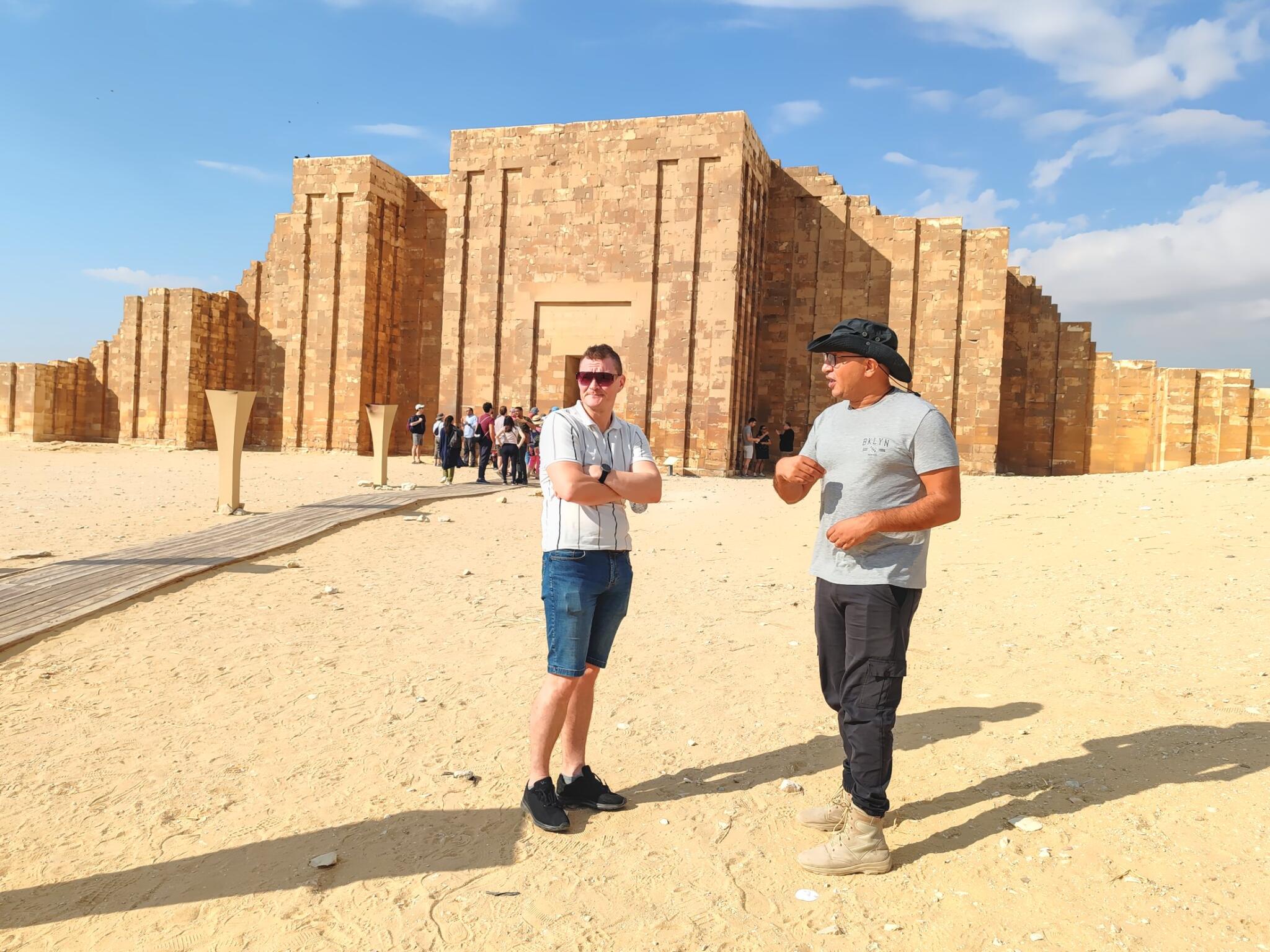 Muinaisen Egyptin ihmeitä: Gizan pyramidit ja Sakkara