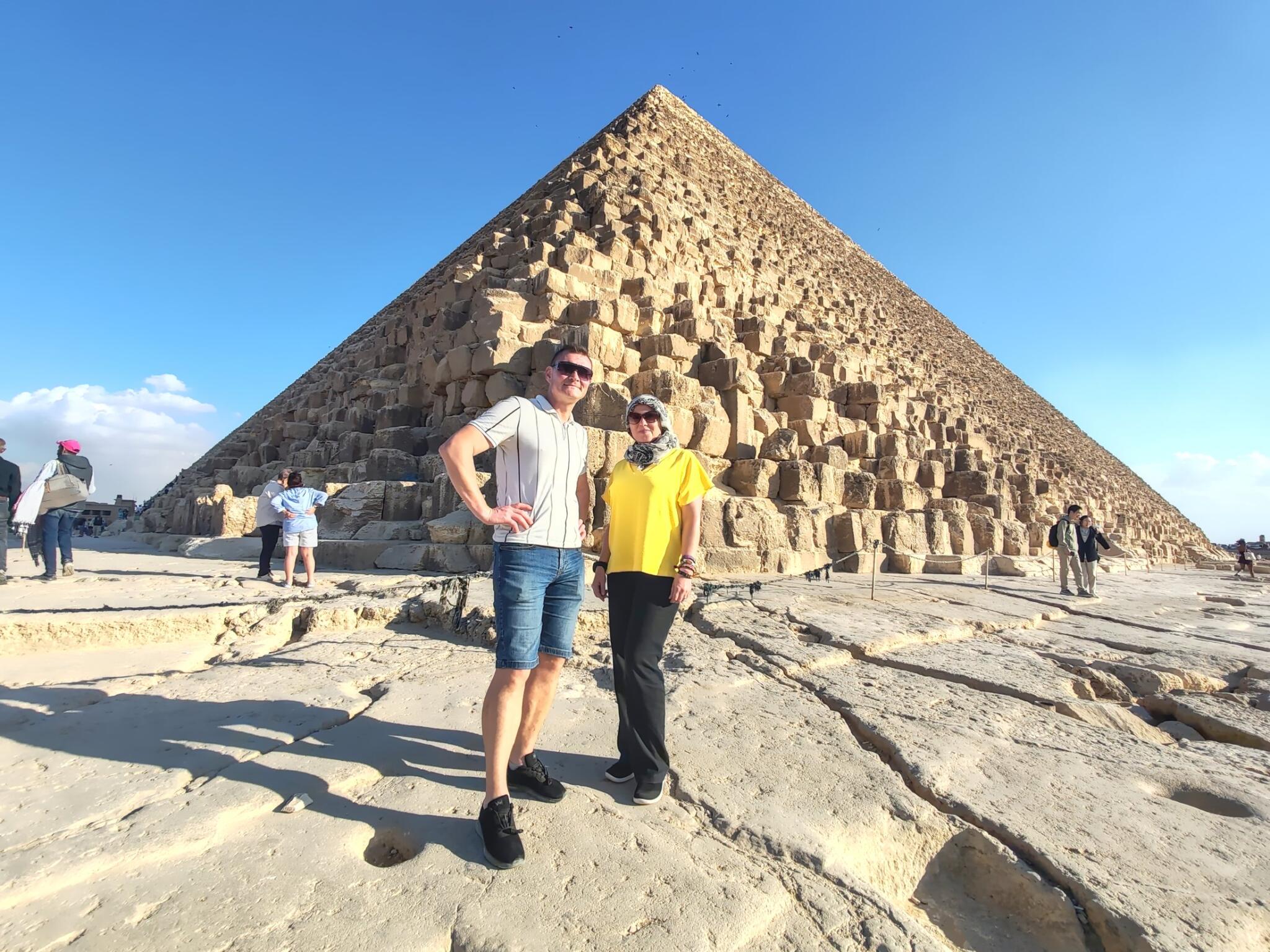 Muinaisen Egyptin ihmeitä: Gizan pyramidit ja Sakkara